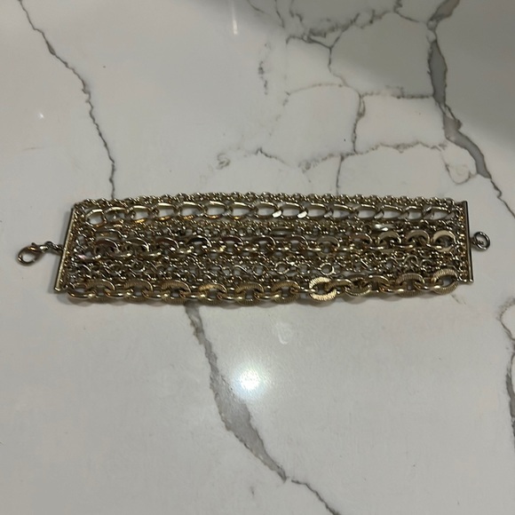 LOFT | Jewelry | Euc Loft Gold Tone Bracelet | Poshmark